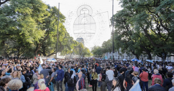 La UNCUYO vuelve a marchar en defensa de la universidad pública ...